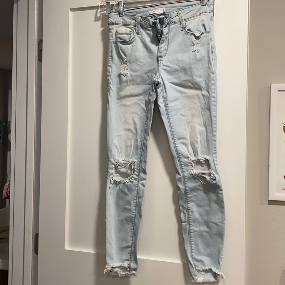 Akira Light Washed Ripped Jeans - Gem